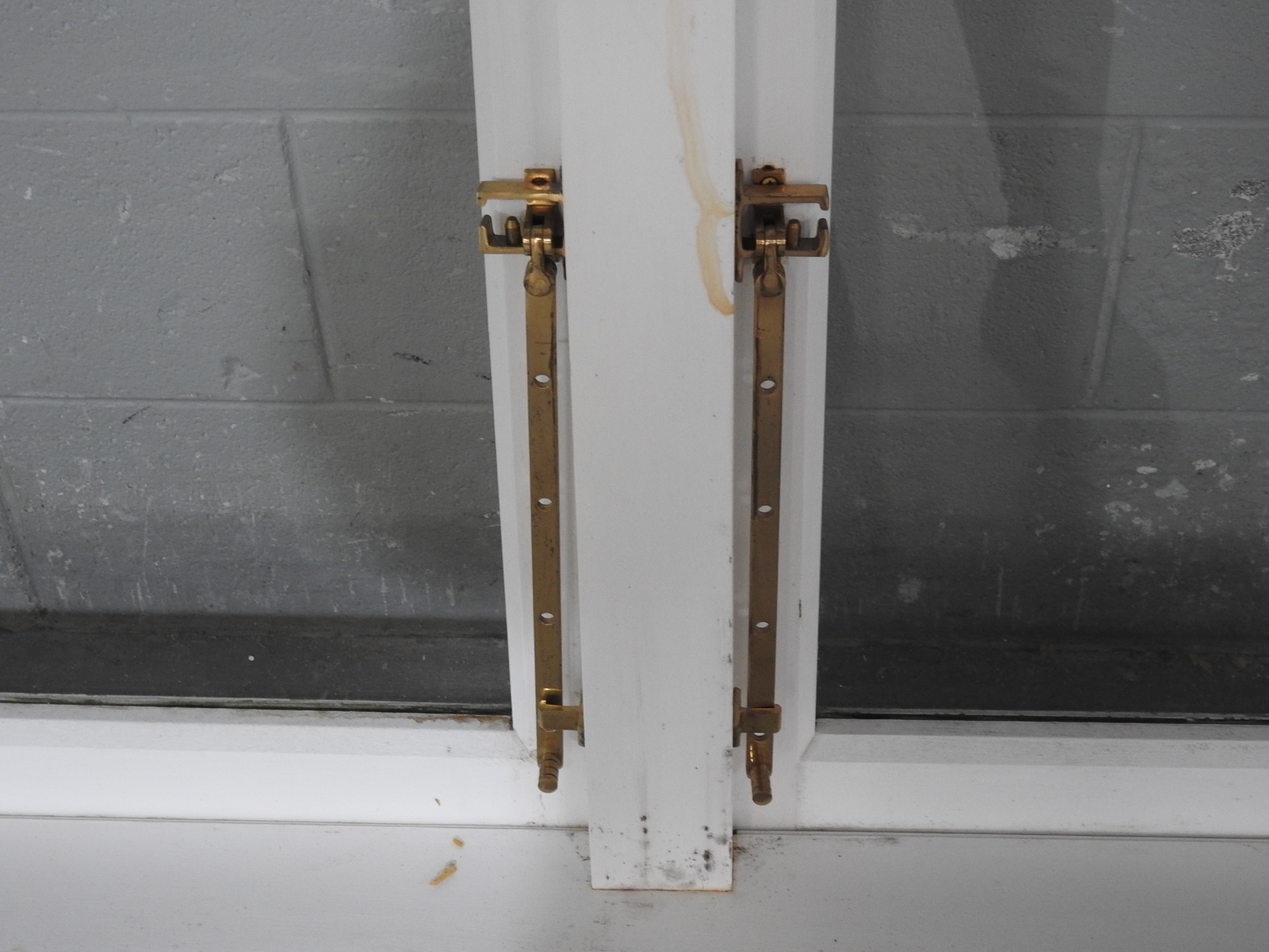 Wooden Casement Window H870mm x W1207mm NL15850 - Jacob Demolition