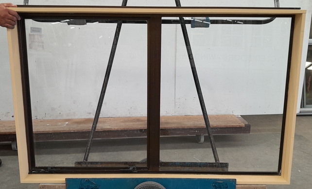 Bronze Aluminium Awning Window H1000mm x W1600mm DR14752 - Jacob Demolition